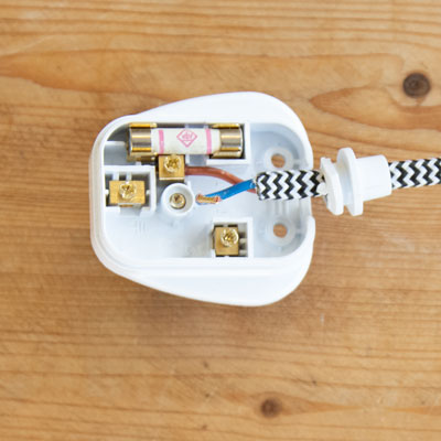 CPS Homes How to Guides - Change a plug